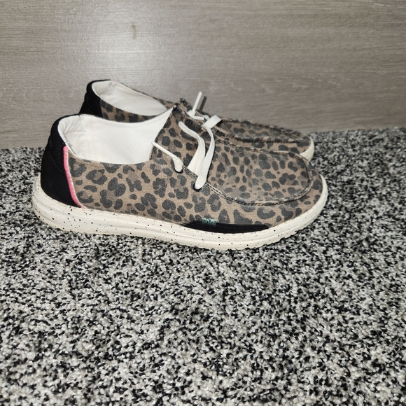 Hey Dude | Shoes | Hey Dudes Jungle Brown Wendy Women Sz 7 Cheetah ...